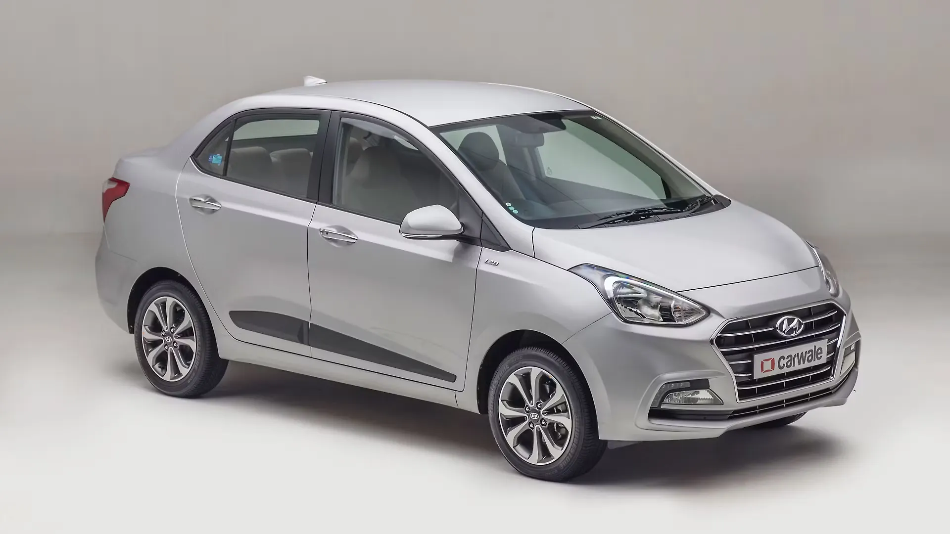 Hyundai Xcent E CRDi (Xcent Top Model) On Road Price, Specs, Review ...