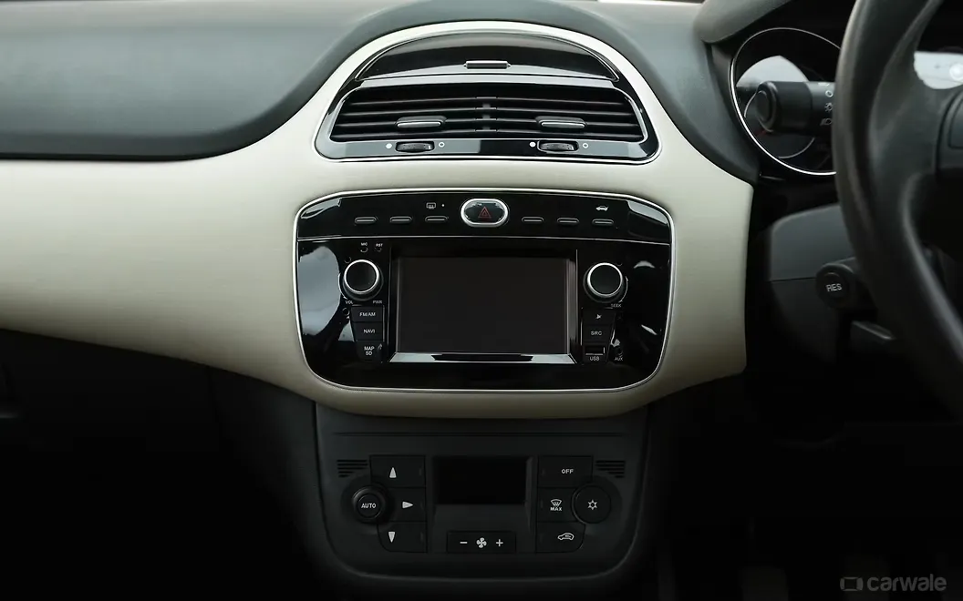 Fiat Linea - Interior | 52 Fiat Linea Images