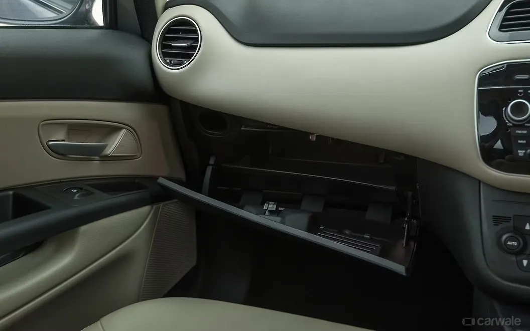 Fiat Linea - Front Grille | Fiat Linea Images