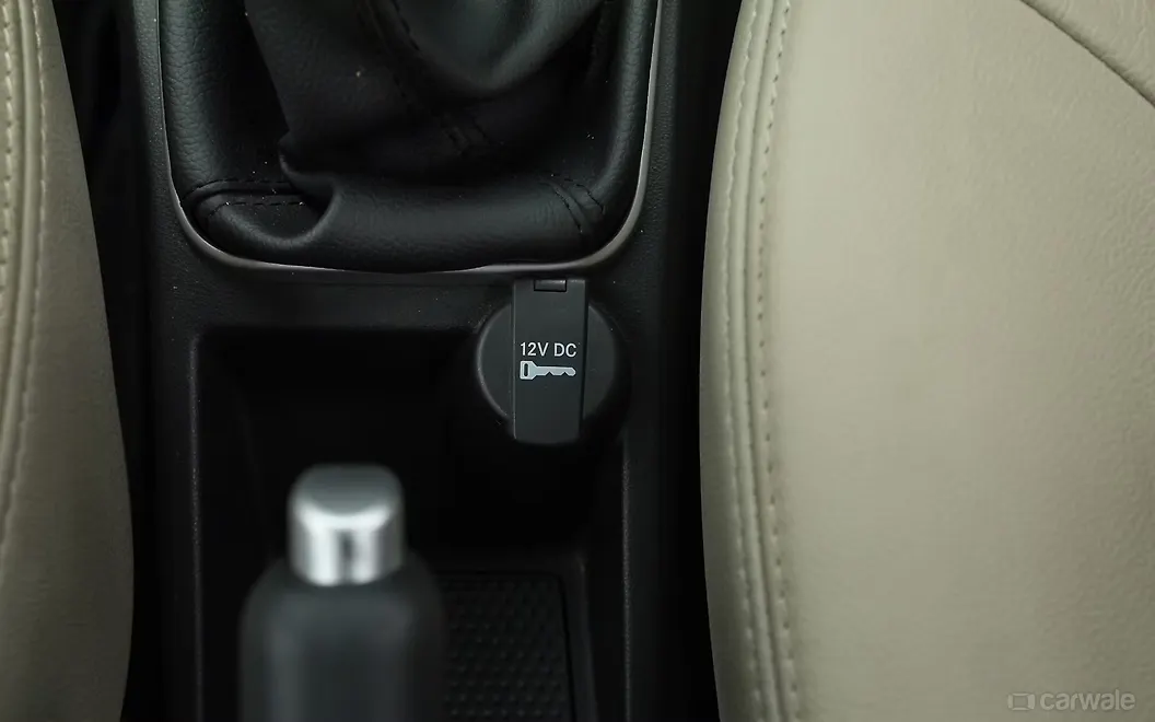 Fiat Linea - Interior | 52 Fiat Linea Images