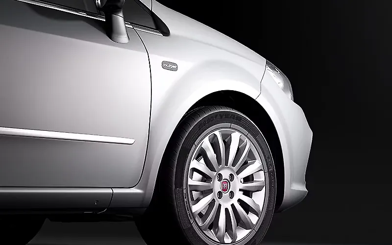 Fiat Linea - Front Grille | Fiat Linea Images
