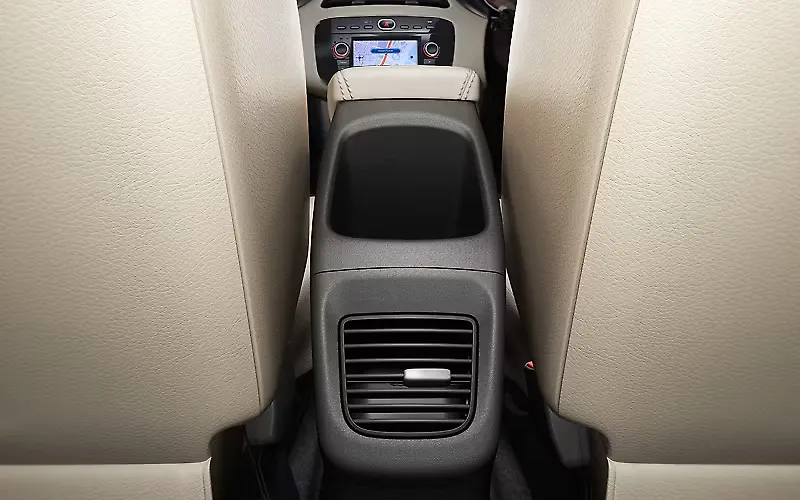 Fiat Linea - Interior | 52 Fiat Linea Images