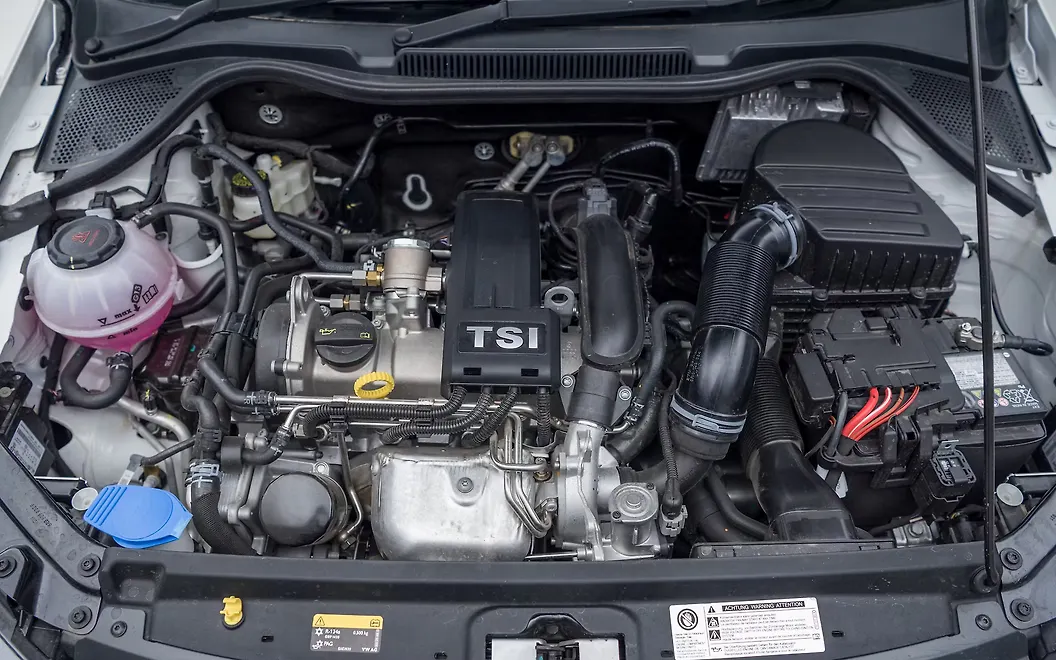 Volkswagen Vento [2015-2019] Images | Vento [2015-2019] Exterior, Road ...