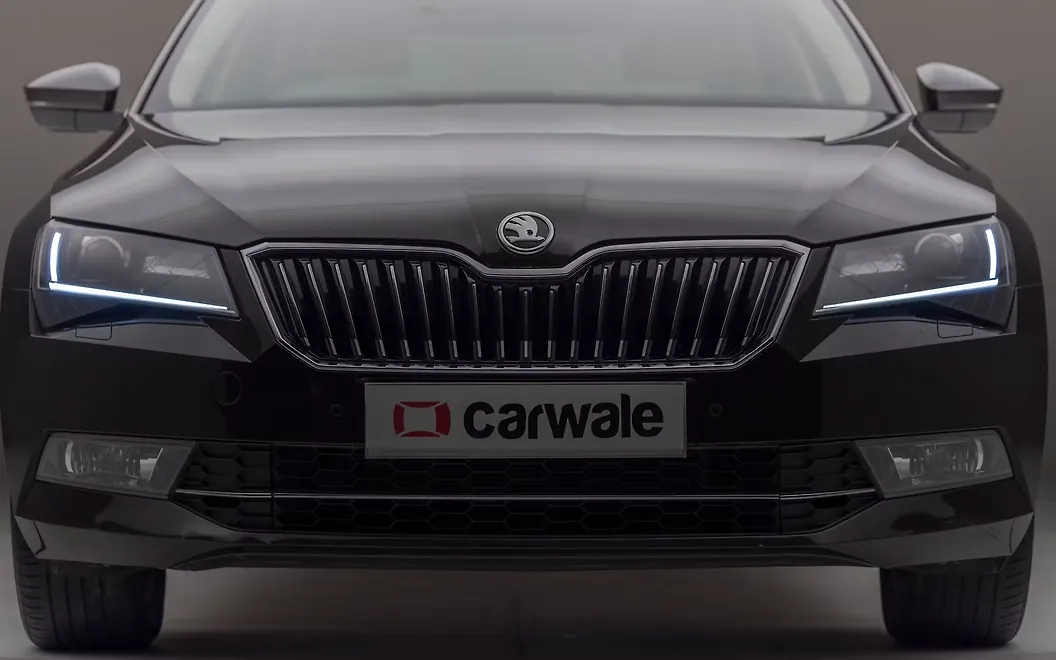 Skoda Superb [2016-2020] Images | Superb [2016-2020] Exterior, Road ...