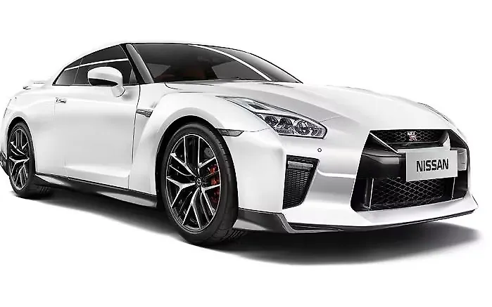 Nissan GT-R Images | GT-R Exterior, Road Test and Interior Photo Gallery