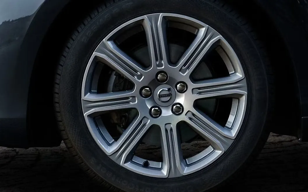 Volvo V40 [2016-2019] - Exterior | 17 Volvo V40 [2016-2019] Images