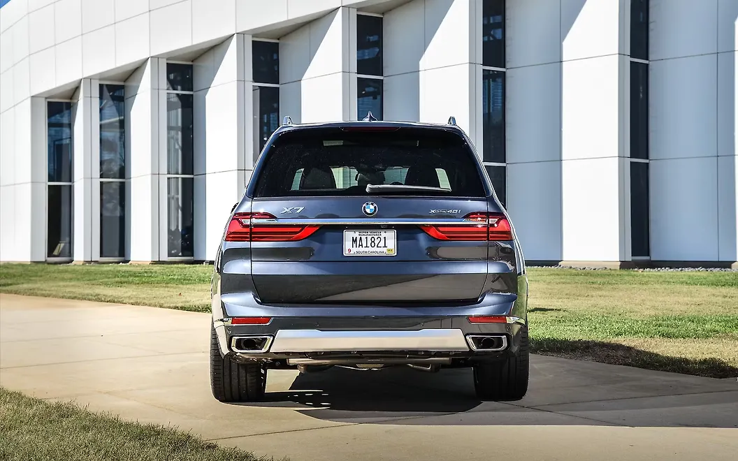 43 BMW X7 Images | X7 Exterior, Road Test and Interior Photo Gallery