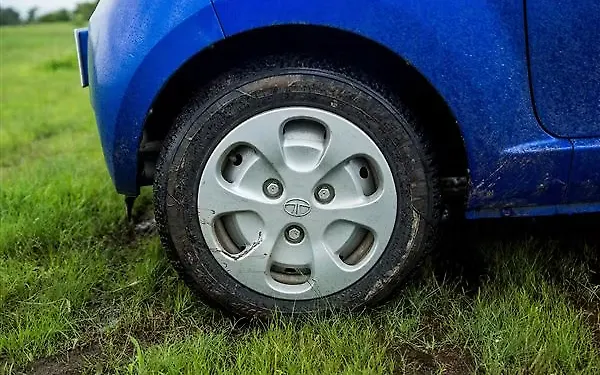 Tata Nano - Rear Left View | 63 Tata Nano Images