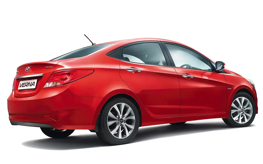 Discontinued Hyundai Fluidic Verna 4S 2015 Images