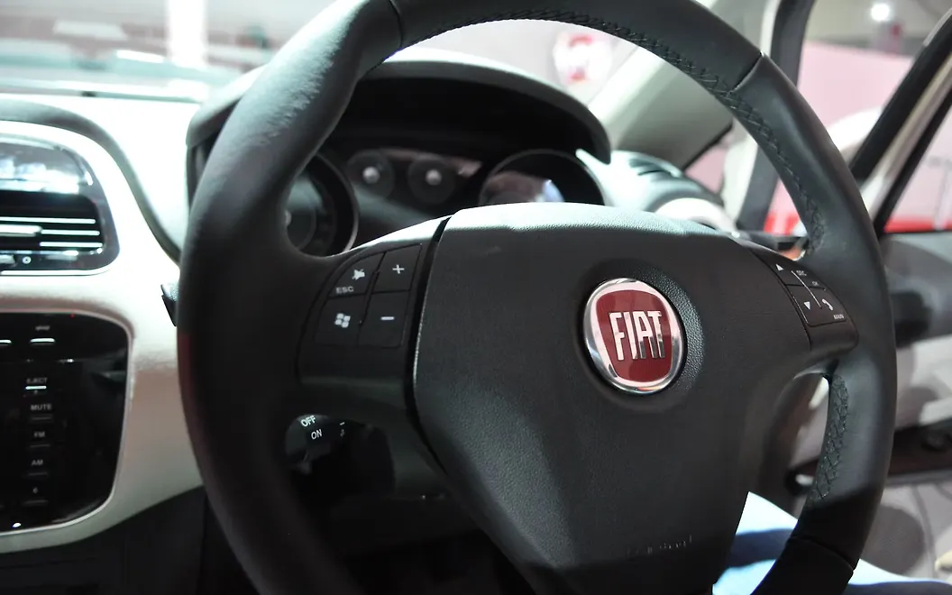 Fiat Linea - Engine Bay | 87 Fiat Linea Images