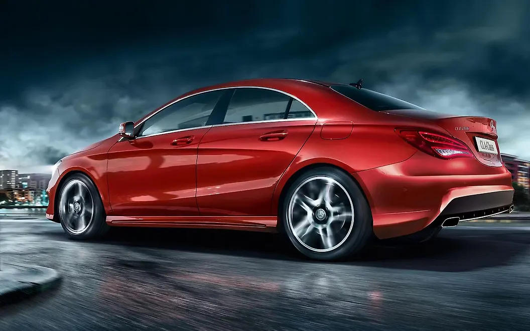Discontinued Mercedes-Benz CLA 2015 Images