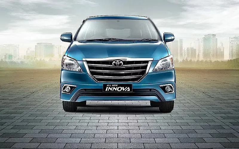 Toyota Innova [2015-2016] - Left View | 6 Toyota Innova [2015-2016] Images