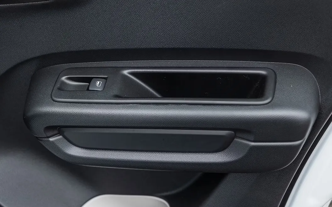 Citroen C3 - Driver Window Controls | Citroen C3 Images