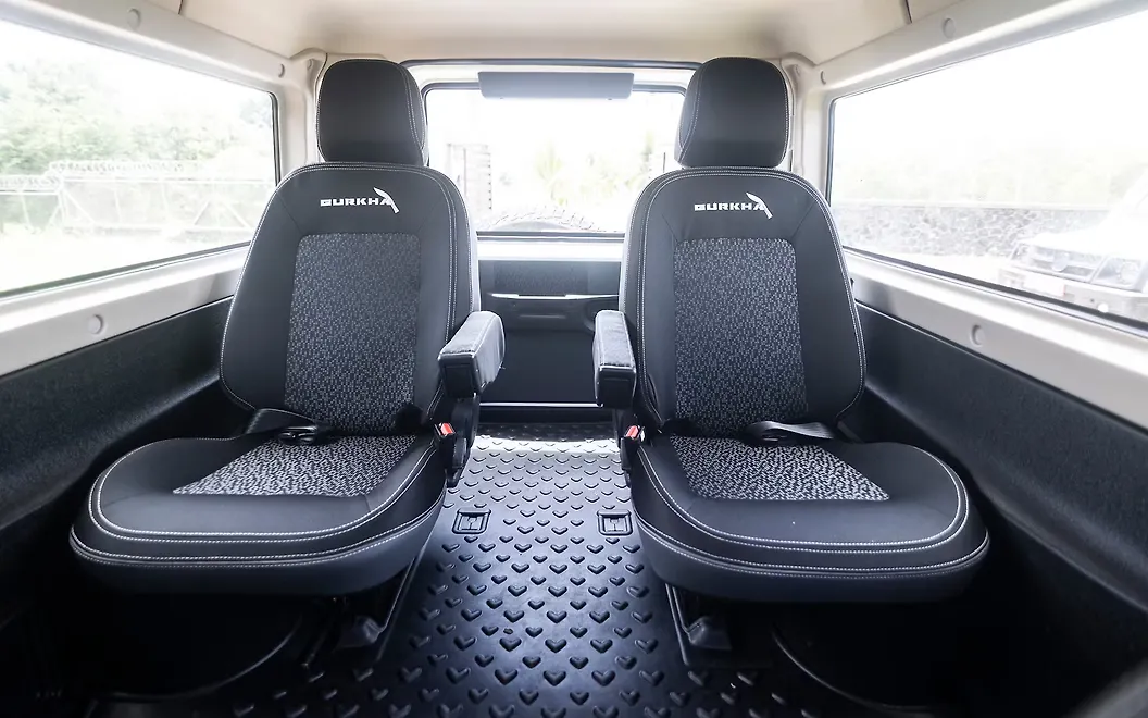 Force Motors Gurkha Interior Images: Gurkha Interior Photo Gallery