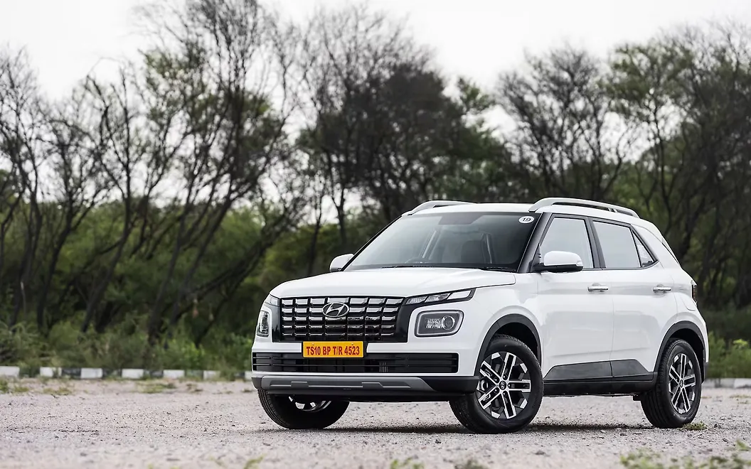 48 Hyundai Venue Images | Venue Exterior, Road Test and Interior Photo ...