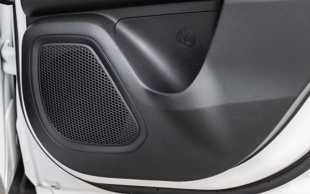 90 Hyundai Venue Images | Venue Exterior, Road Test and Interior Photo ...