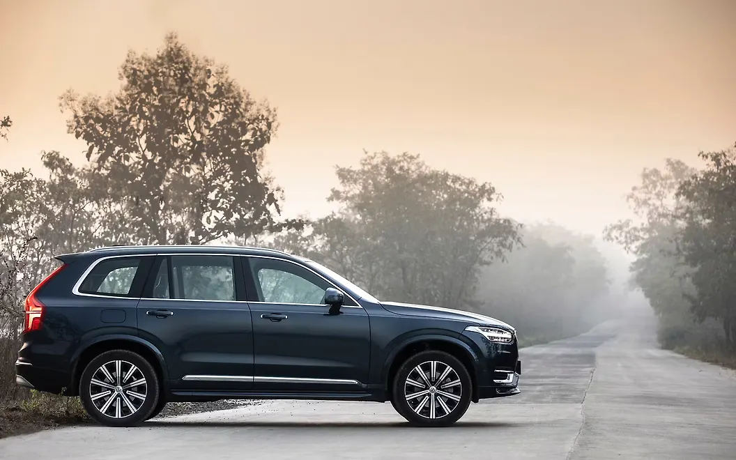 44 Volvo XC90 Images | XC90 Exterior, Road Test and Interior Photo Gallery