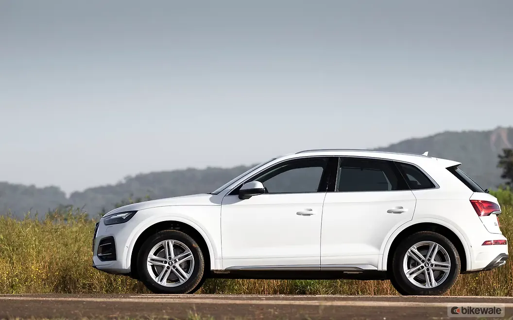 Audi Q5 - Rear View | 82 Audi Q5 Images