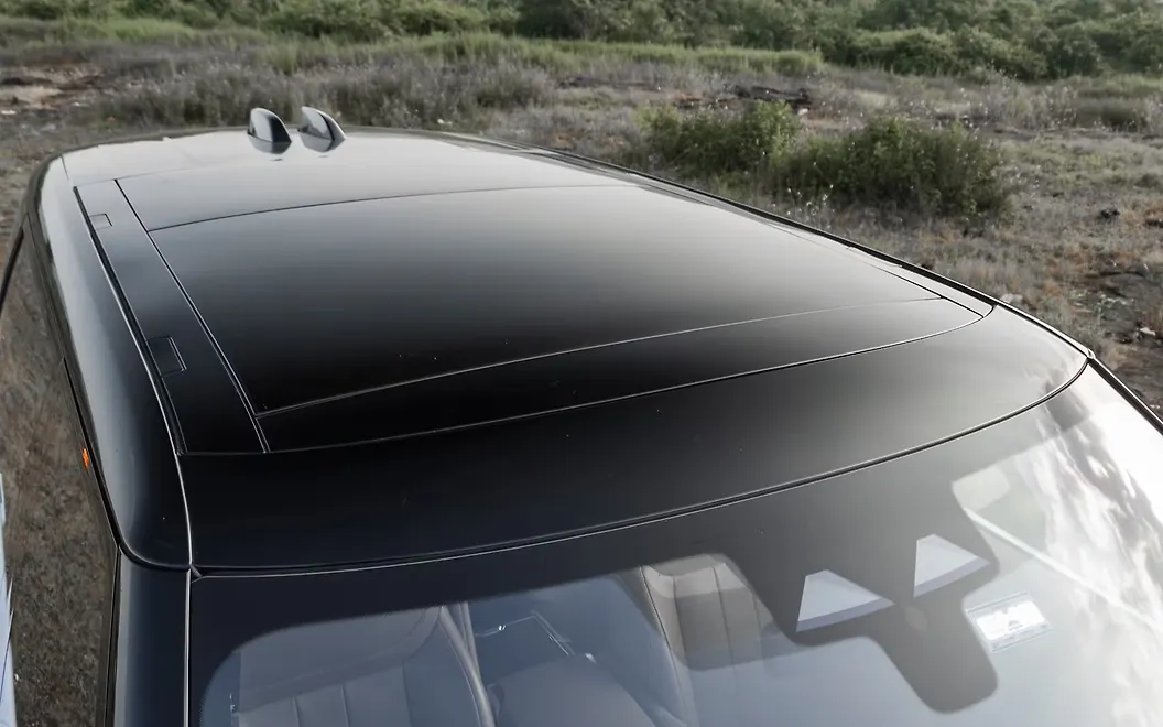 Land Rover Range Rover - Right Rear View | Land Rover Range Rover Images