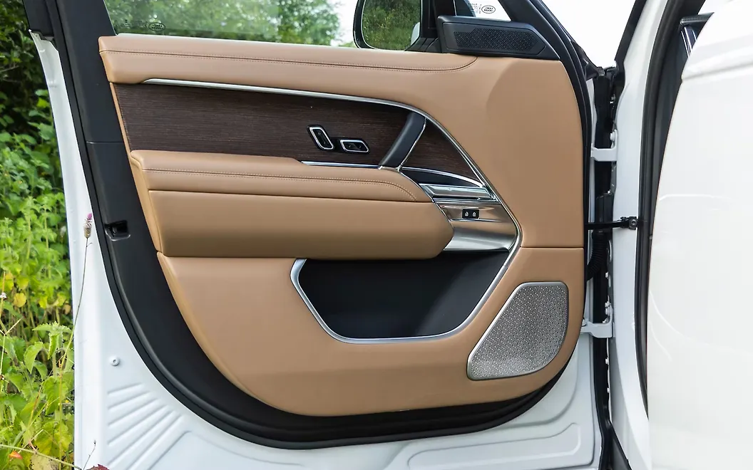 Land Rover Range Rover Interior Images: Range Rover Interior Photo Gallery