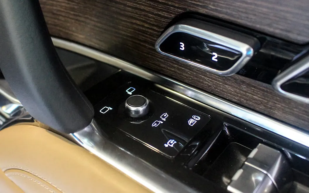 Land Rover Range Rover - Steering Mounted Controls - Right | Land Rover ...