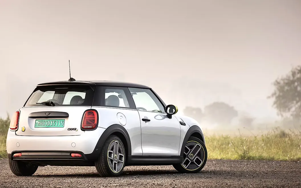 MINI Cooper SE - Engine | 64 MINI Cooper SE Images