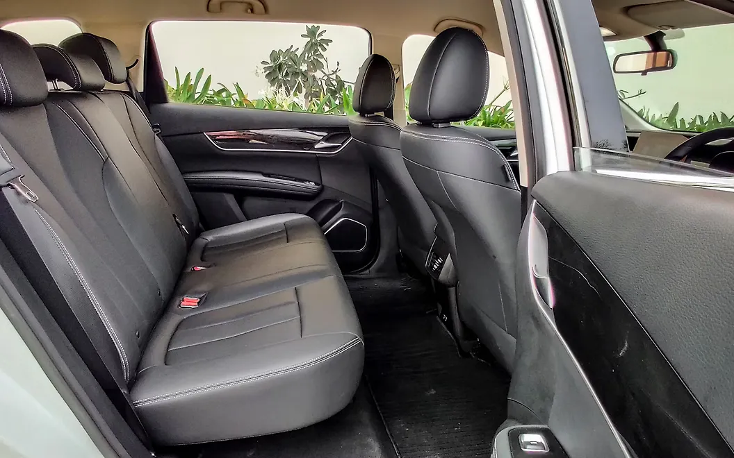 14 Toyota Innova Crysta Interior Images: Innova Crysta Interior Photo ...