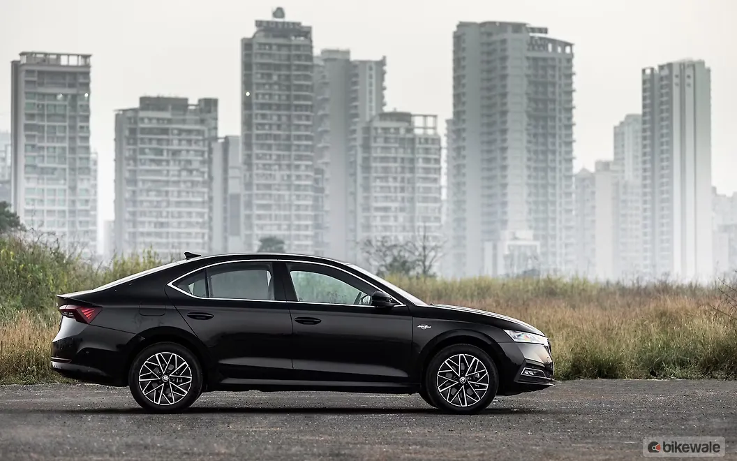 105 Skoda Octavia Images | Octavia Exterior, Road Test and Interior ...