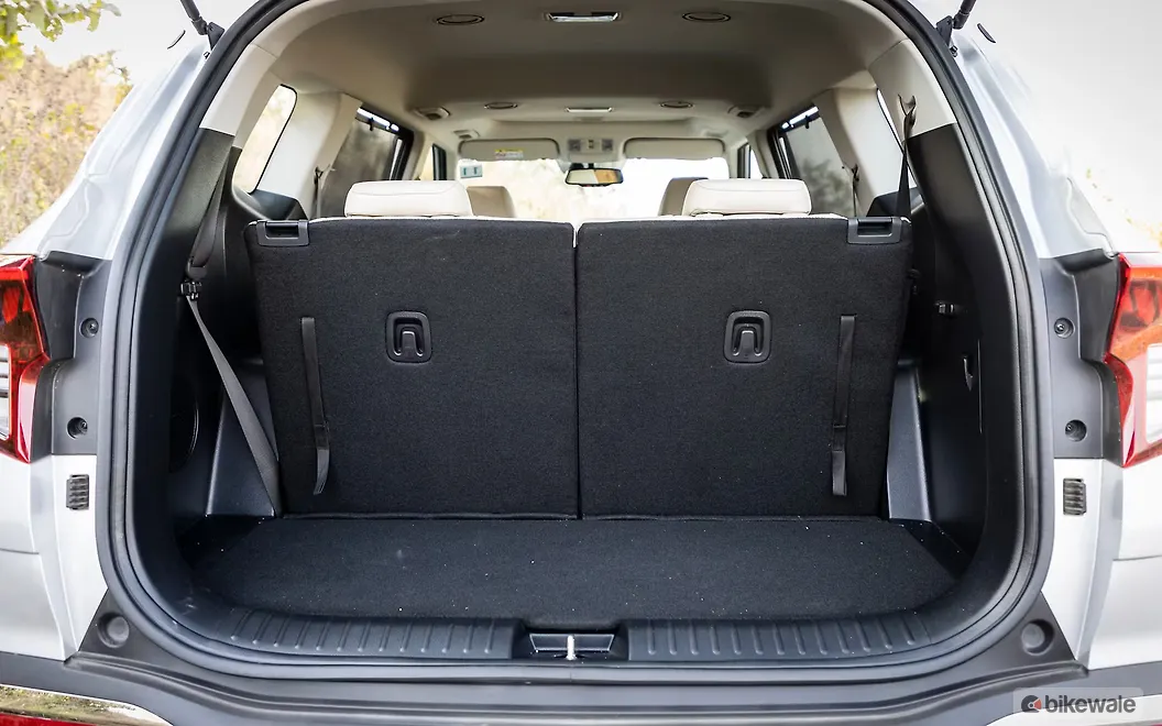 59 Kia Carens Images | Carens Exterior, Road Test and Interior Photo ...