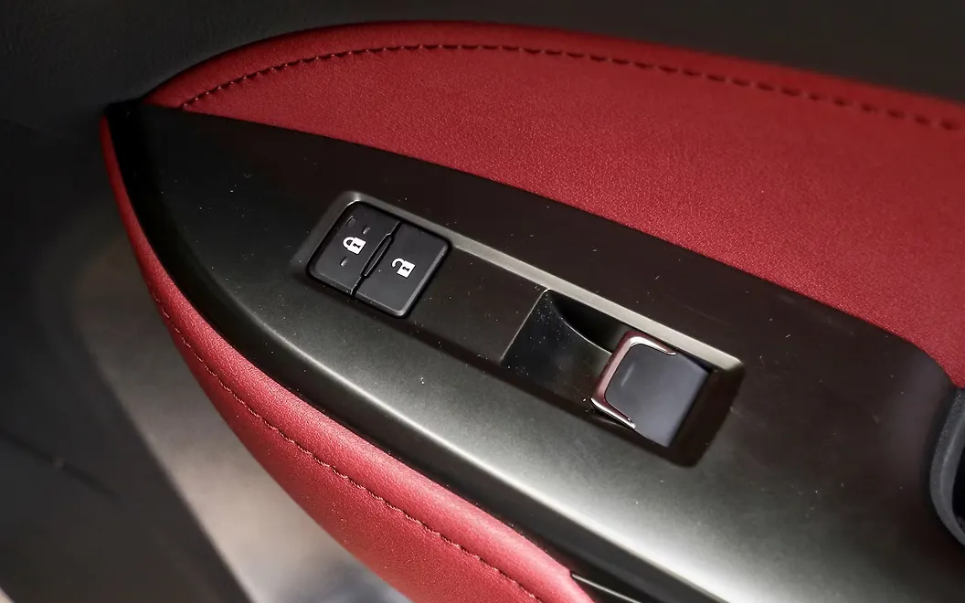 Lexus NX - USB / Charging Port | 32 Lexus NX Images