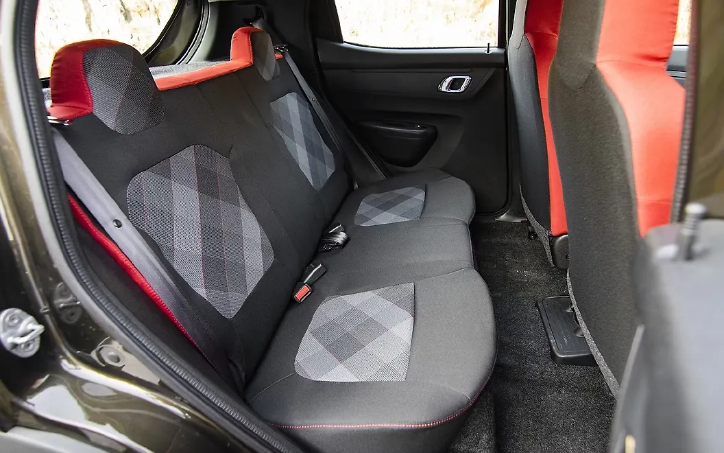 Renault Kwid [2019-2022] - Rear View | 16 Renault Kwid [2019-2022] Images