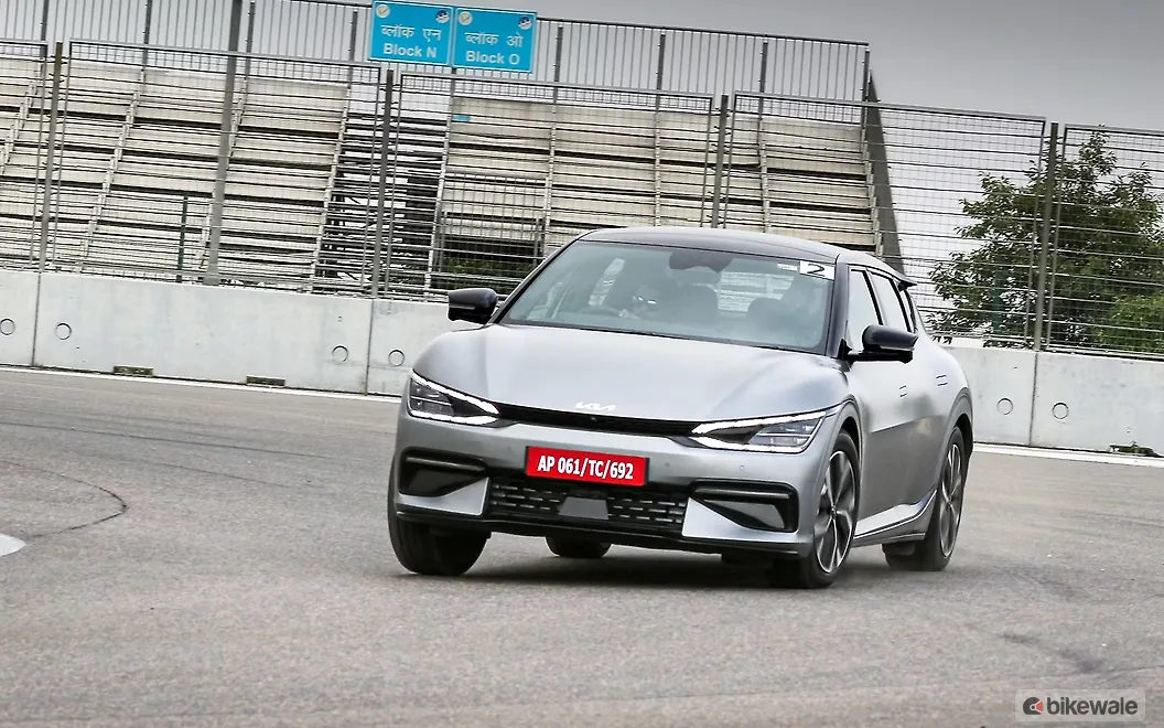 106 Kia EV6 Images | EV6 Exterior, Road Test and Interior Photo Gallery