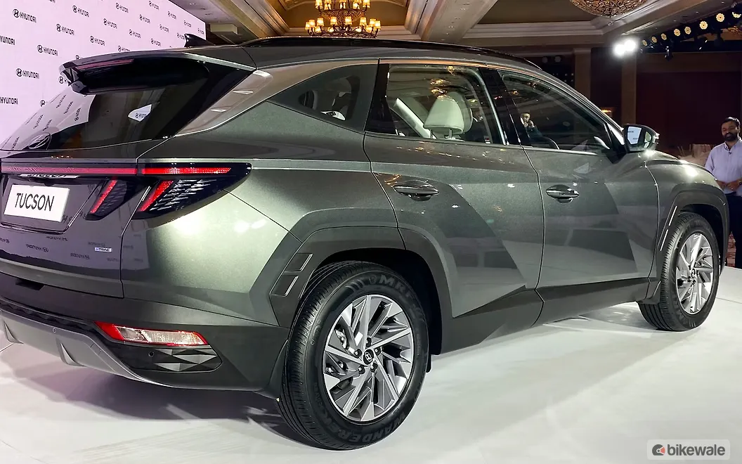 88 Hyundai Tucson Images | Tucson Exterior, Road Test and Interior ...