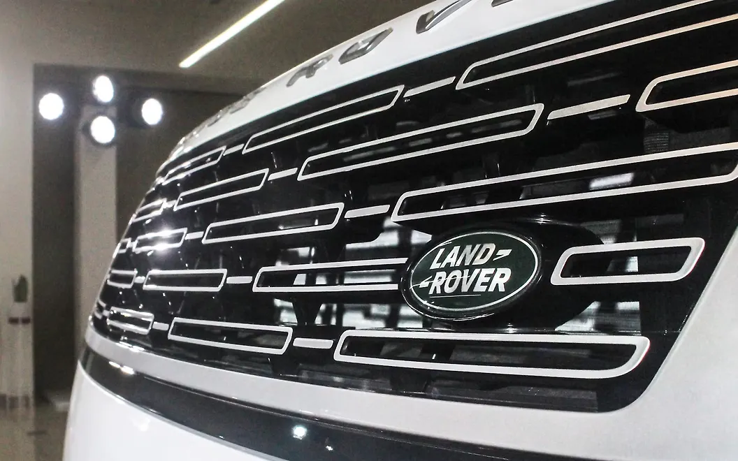 Land Rover Range Rover - Right View | 38 Land Rover Range Rover Images