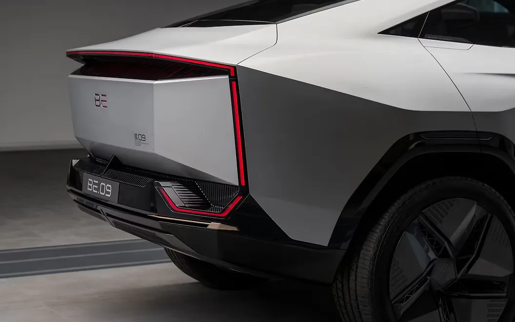 Mahindra BE.09 - Front Right View | Mahindra BE.09 Images