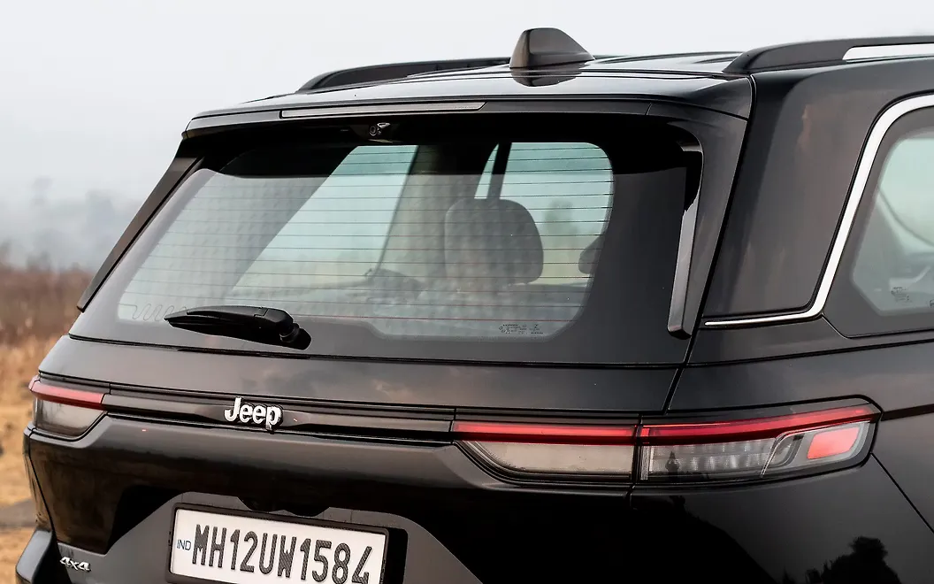 Jeep Grand Cherokee - Rear Windscreen | Jeep Grand Cherokee Images