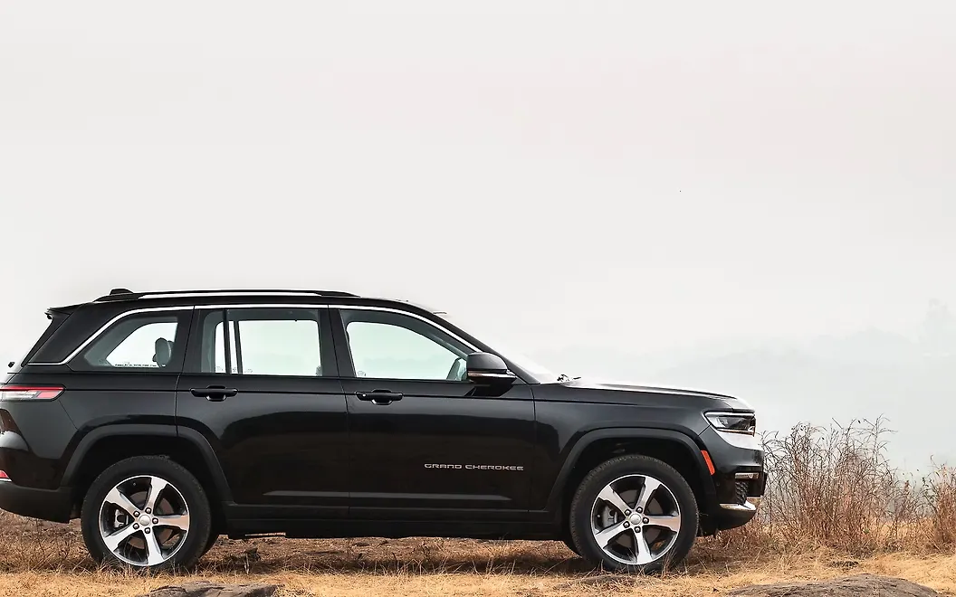 Jeep Grand Cherokee - Back View | Jeep Grand Cherokee Images