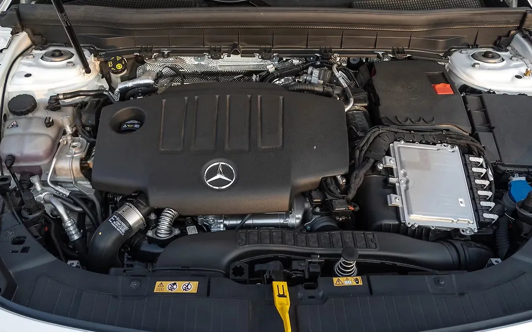 Mercedes-Benz GLB Images | GLB Exterior, Road Test and Interior Photo ...