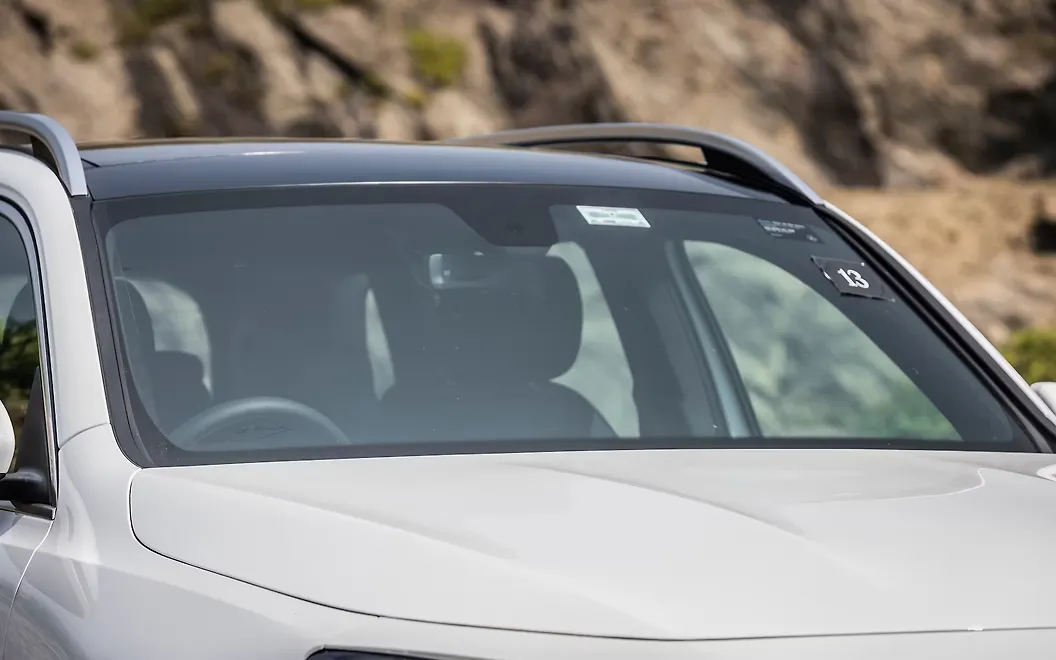 Mercedes-Benz GLB Images | GLB Exterior, Road Test and Interior Photo ...