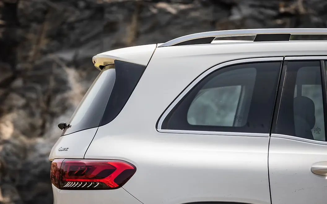 Mercedes-Benz GLB Images | GLB Exterior, Road Test and Interior Photo ...