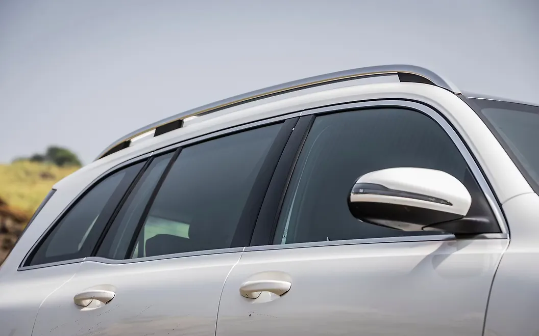 Mercedes-Benz GLB Images | GLB Exterior, Road Test and Interior Photo ...