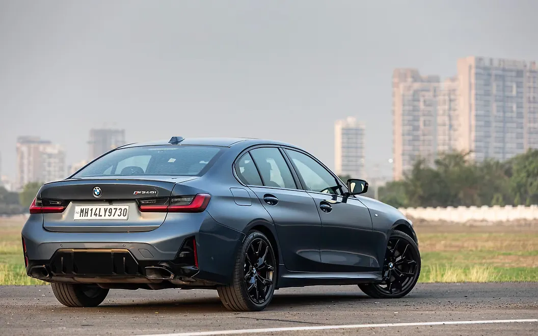 BMW M340i - Right Rear View | BMW M340i Images
