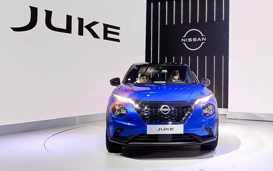 Nissan Juke Images | Juke Exterior, Road Test and Interior Photo Gallery