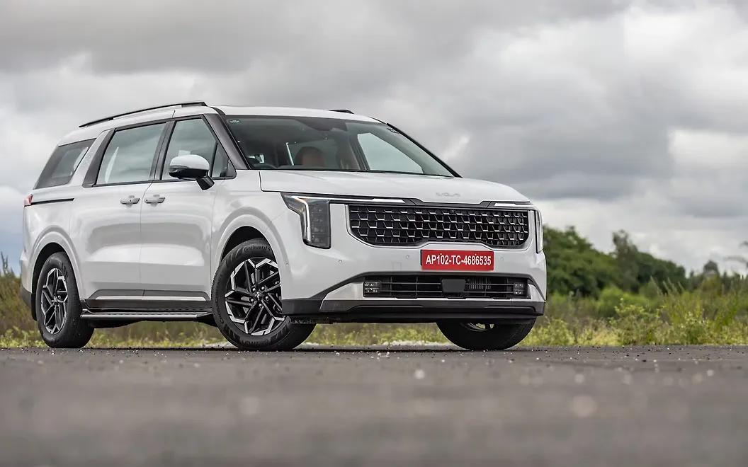 Kia Carnival - Front View | Kia Carnival Images