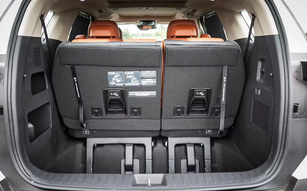 Kia Carnival - Bootspace | Kia Carnival Images