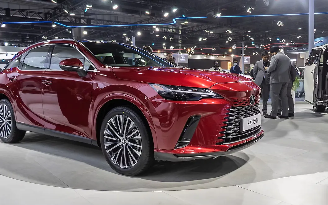 Lexus RX Images | RX Exterior, Road Test and Interior Photo Gallery