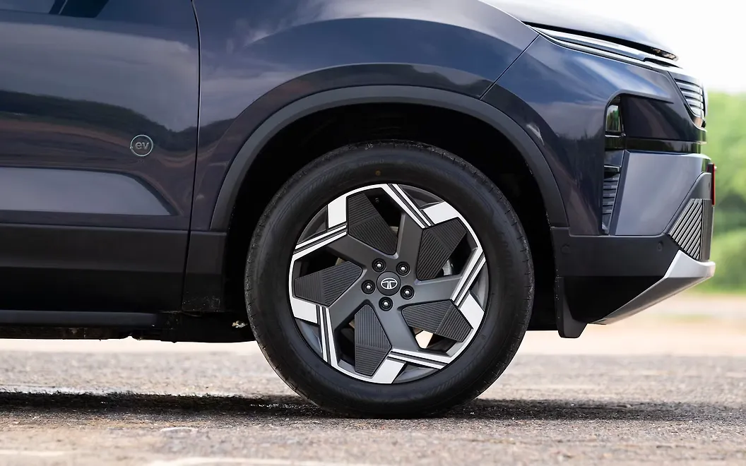 Tata Harrier EV Images | Harrier EV Exterior, Road Test and Interior ...