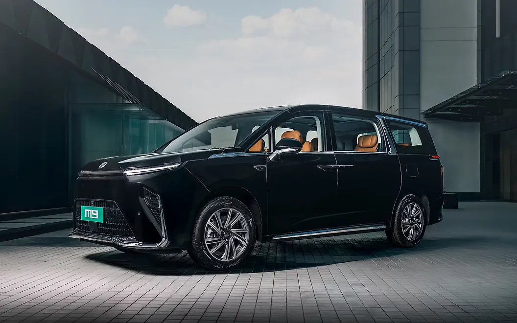 MG M9 Images | M9 Exterior, Road Test and Interior Photo Gallery