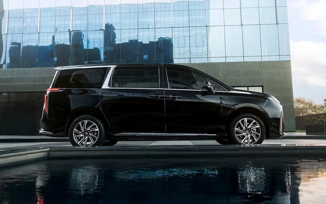 MG M9 - Brand Logo | MG M9 Images