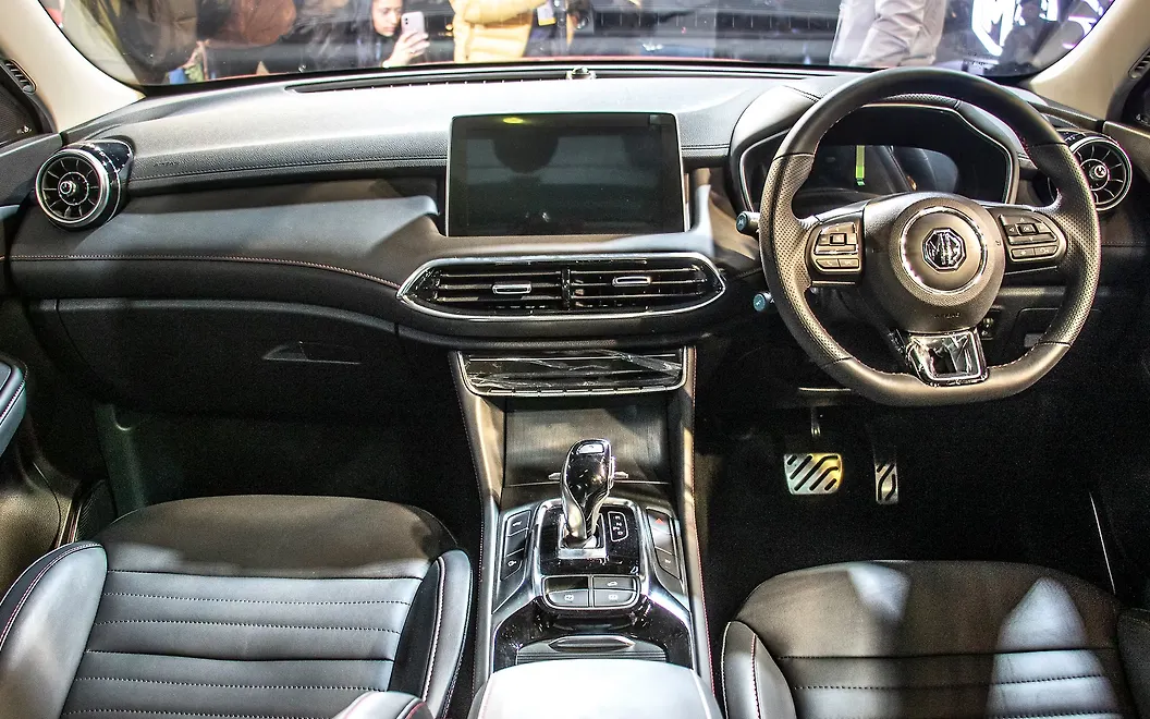 MG eHS - Front Right View | MG eHS Images